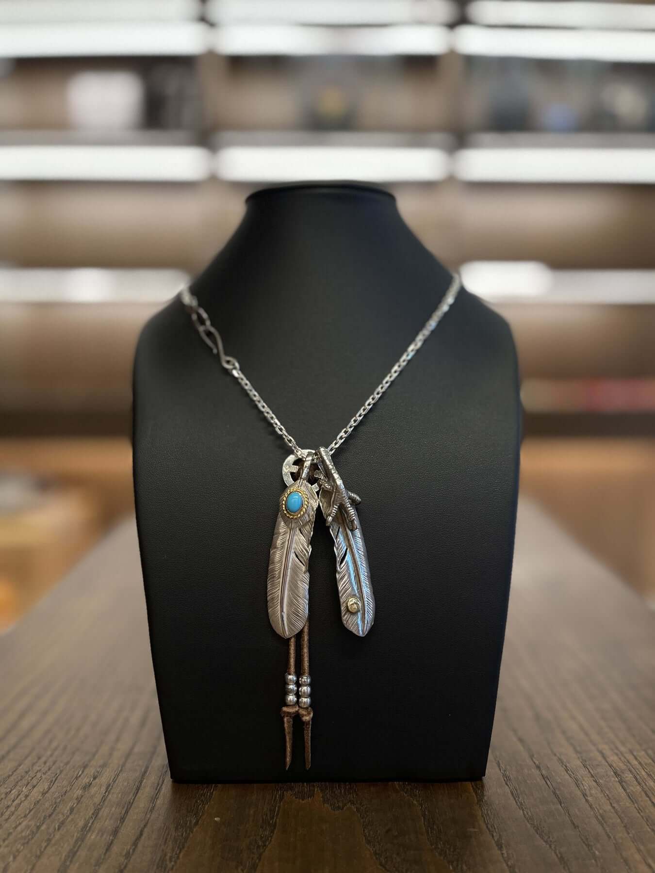 Goros Double Feather (Turquoise Feather and Claw) Setup Goros Double Feather (Turquoise Feather and Claw) Setup